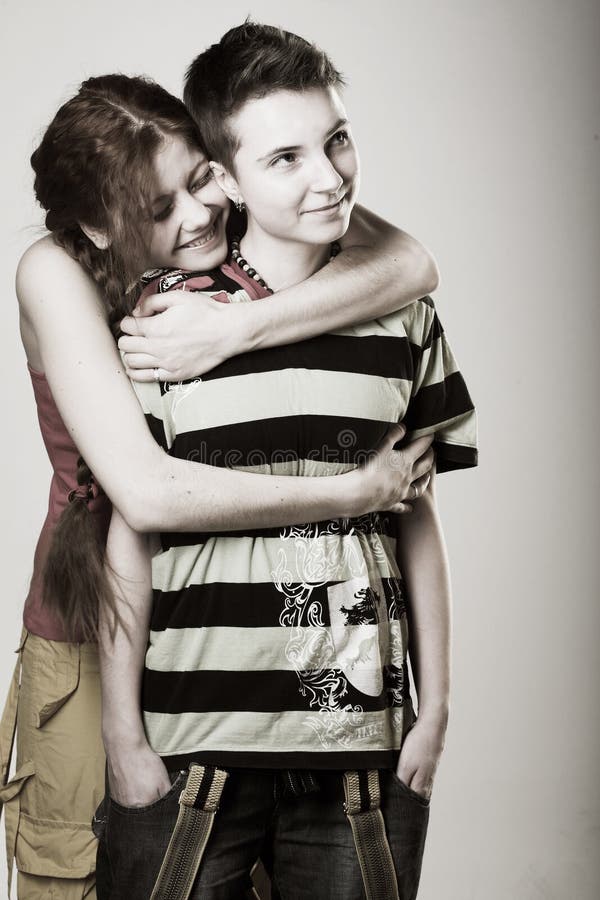 Duas amigas felizes foto de stock. Imagem de felizes - 100373960