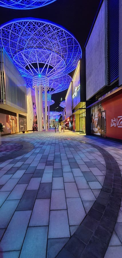 Dubai Blue Waters Walking Area Editorial Photo - Image of blue, road ...