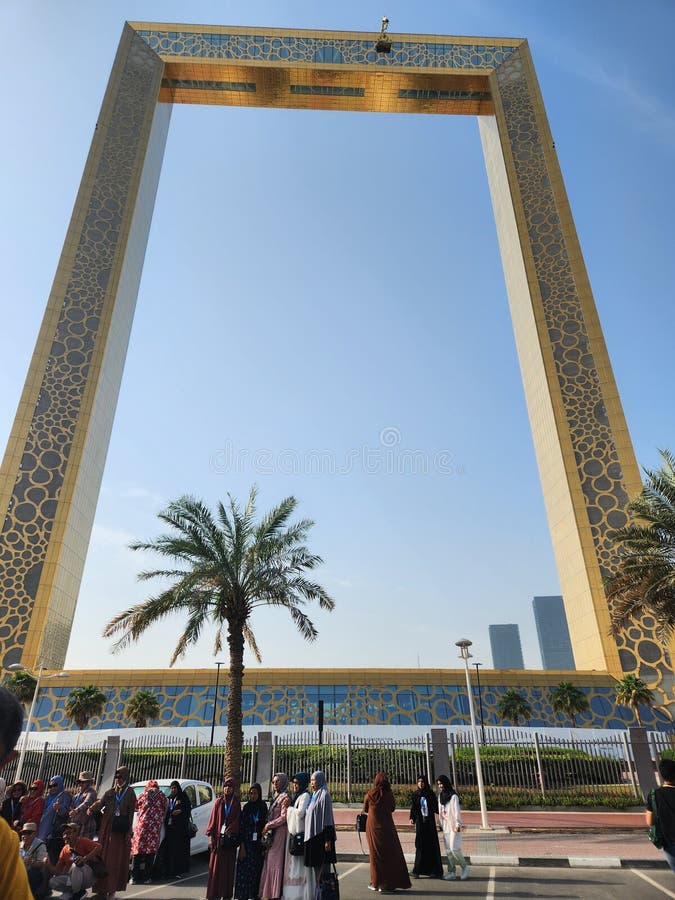 Dubai Giant Frame, the Largest Frame Editorial Stock Photo - Image of ... Dubai Giant Frame, the Largest Frame Editorial Stock Photo - Image of ...