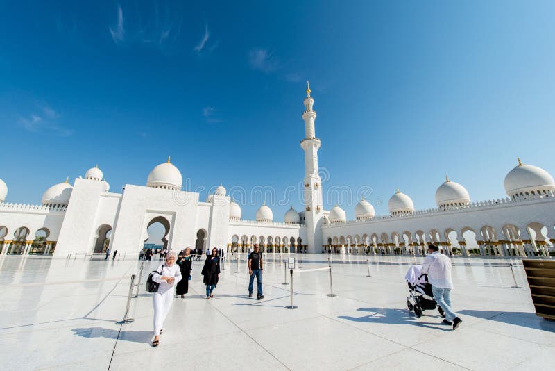 Dubai - JANUARY 9, 2015: Sheikh Zayed Mosque on Editorial Photography ...