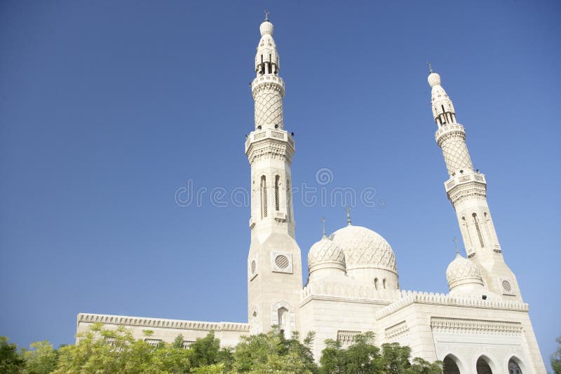 Dubai, Jumeirah Moschee stockfoto. Bild von religion - 10002234