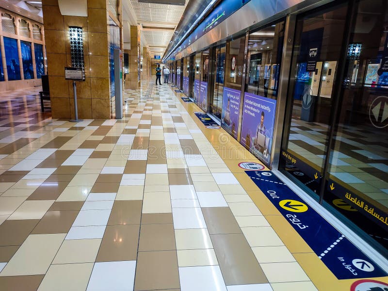 Dubai Metro Station Platform Editorial Photography - Image of tile ...
