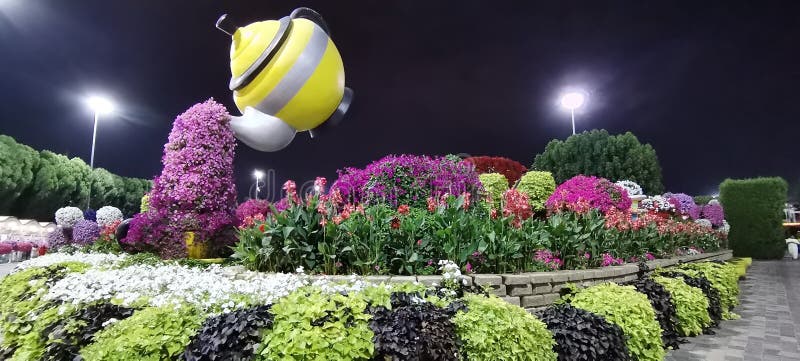Dubai Miracle Garden Tea Pot Editorial Stock Image - Image of miracle ...
