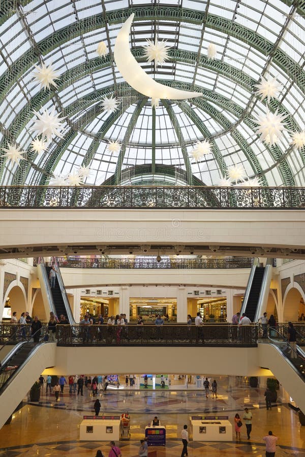 Dubai shopping mall editorial image. Image of arch, mall - 32576425