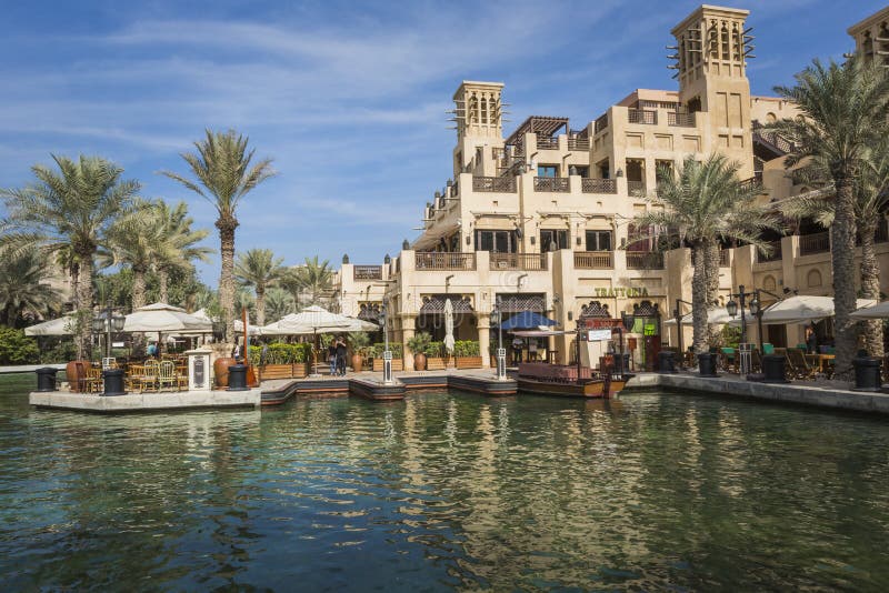 DUBAI, UAE - 18. JANUAR 2017: Ansicht Des Souk Madinat Jumeirah ...