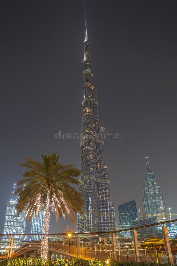 DUBAI, UAE - 11. MAI 2016: Turm Burj Khalifa Redaktionelles ...