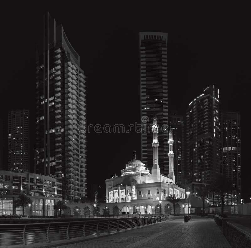 DUBAI, UAE - MARCH 25, 2017: the Nightly Promenade of Marina and the ...