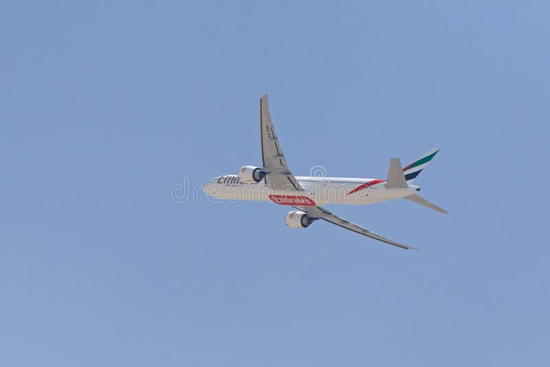 DUBAI, UAE - MAY 16, 2016: Aircraft Editorial Stock Image - Image of ...