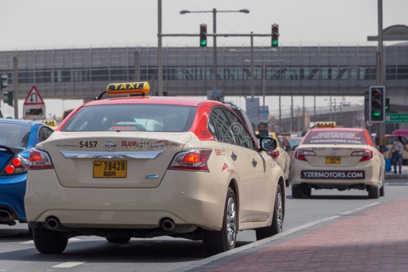 DUBAI, UAE - MAY 11, 2016: Busy Taxi on Sheikh Zayed Road Editorial ...