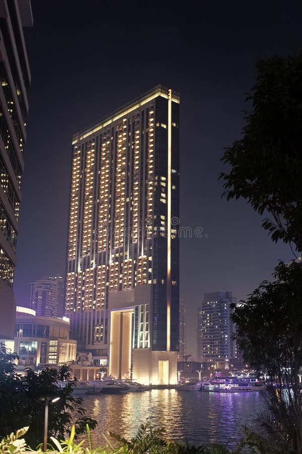 Dubai, United Arab Emirates - December 26, 2017: Illuminated Skyscraper ...