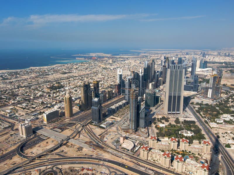 Dubai von oben stockbild. Bild von horizont, jachthafen - 17740865