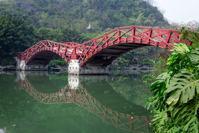 Dubbele Boogbrug, Guihu-Meer, Guilin Stock Afbeelding - Image of reis ...