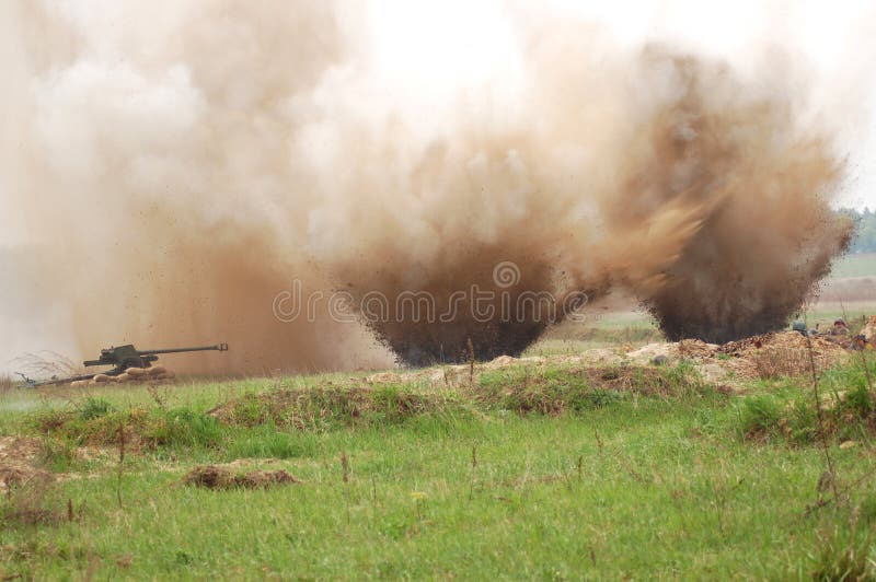 Dubbele ontploffing stock foto. Image of militair, bloei - 1222618