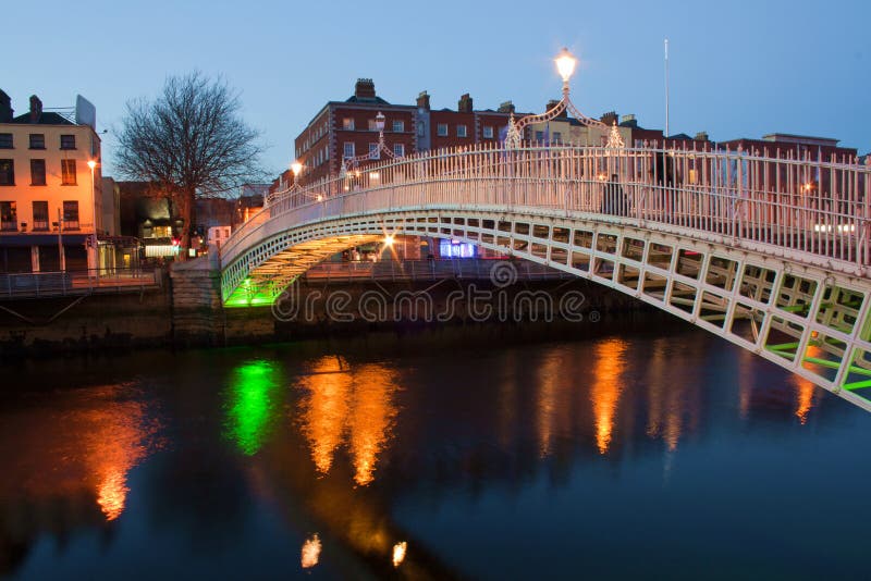 Dublin night stock image. Image of connection, illuminated - 18691689