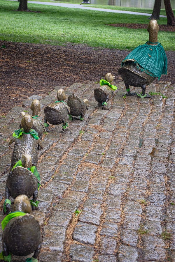 Duck sculptures in boston stock image. Image of park - 324524909