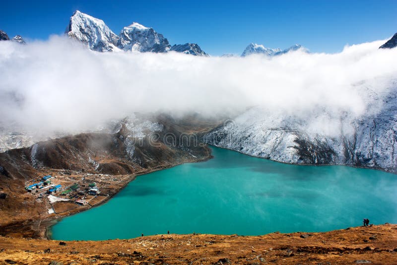 Dudh pokhari lake, gokyo stock photo. Image of dudh, peak - 23917908
