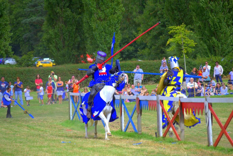 Duello dei cavalieri immagine editoriale. Immagine di eccitamento ...