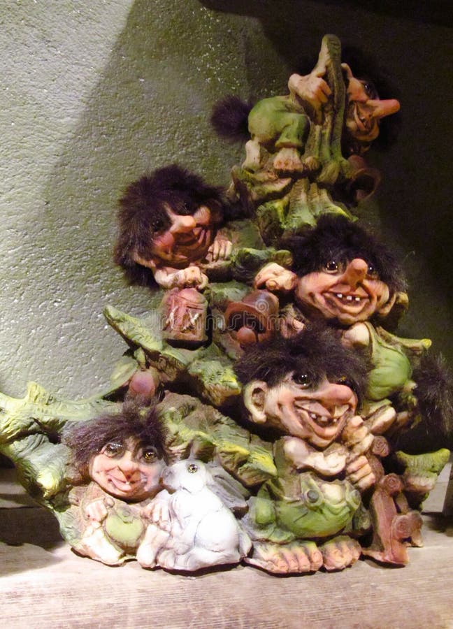 Duendes Feos Del Snouvenir Escandinavo Foto editorial - Imagen de alces ...