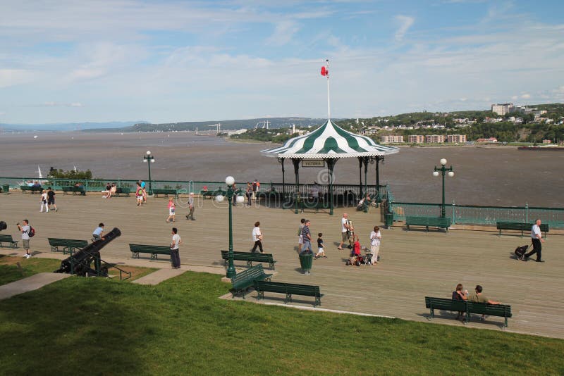 Dufferin Terrace, Quebec editorial photography. Image of tourism - 20979027