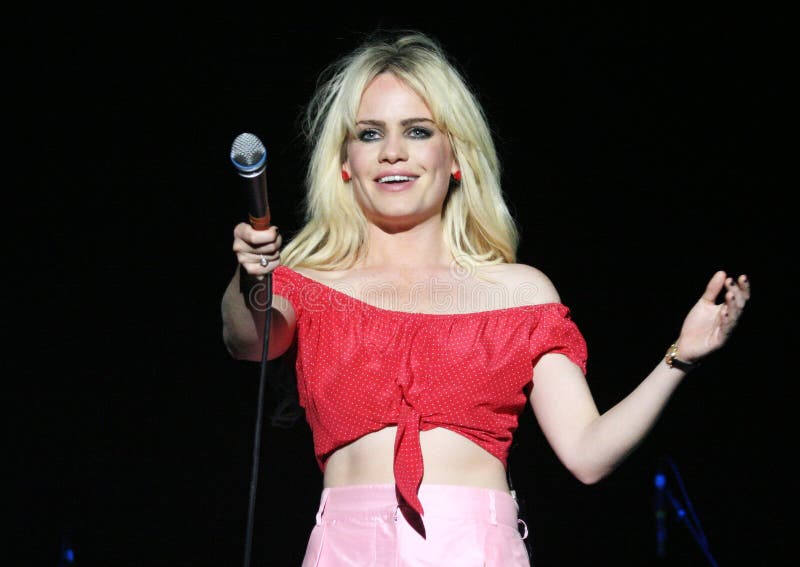 Duffy Concert 3 editorial stock photo. Image of rock, rain - 9954953