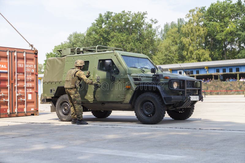 Wolf Armoured Vehicle - Gepantserde Personeelsdrager Redactionele Foto ...