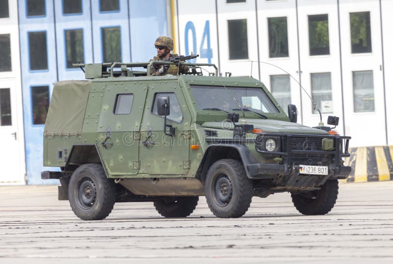Wolf Armoured Vehicle - Gepantserde Personeelsdrager Redactionele Foto ...