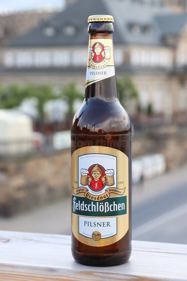 Duits pilsener-bier stock afbeelding. Afbeelding bestaande uit ...