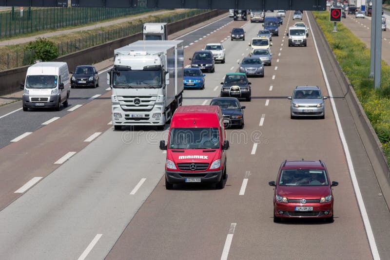 Duitse Autobahn redactionele stock afbeelding. Image of infrastructuur ...