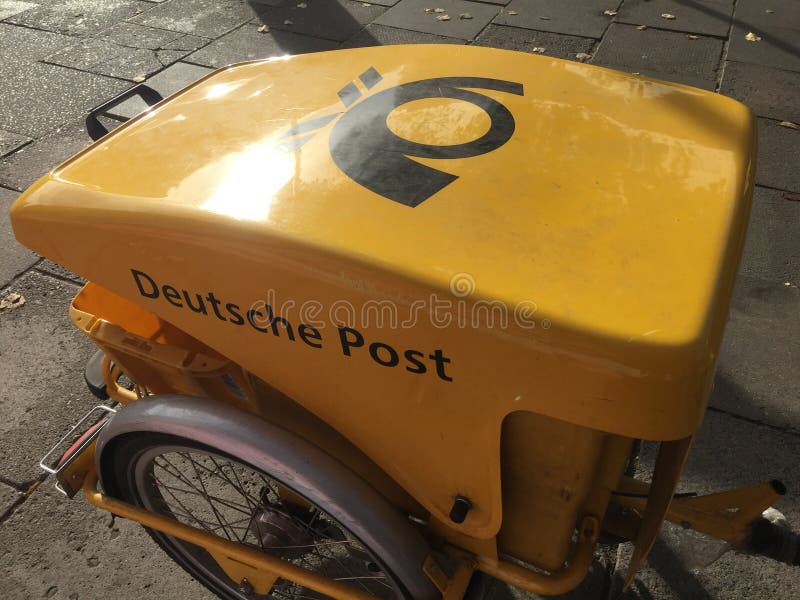 Duitse Deutsche Post-fiets redactionele stock afbeelding. Image of ...