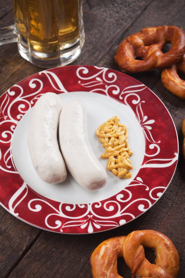 Duitse Witte Worst Met Sauerkaraut Stock Foto - Image of zuurkool ...