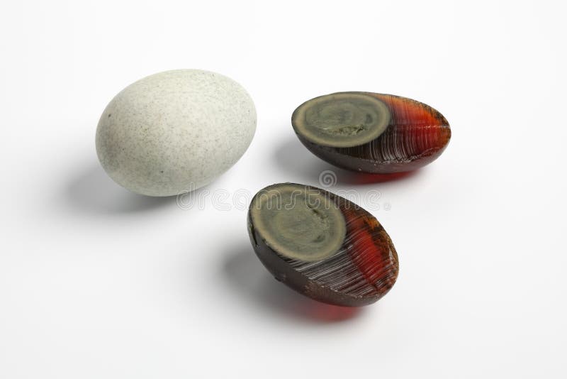 Duizend jaar oud eendenei stock foto. Image of chinees - 12953300