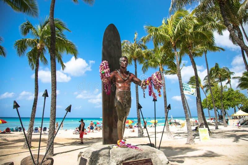 Duke Kahanamoku Statue, Honolulu Editorial Stock Image - Image of beach ...