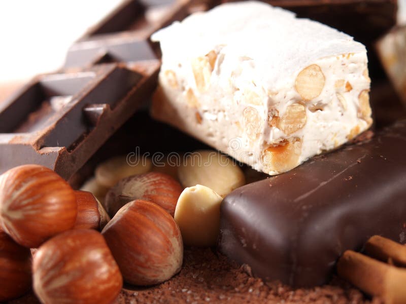 Dulce italiano del torrone imagen de archivo. Imagen de avellana - 21934683