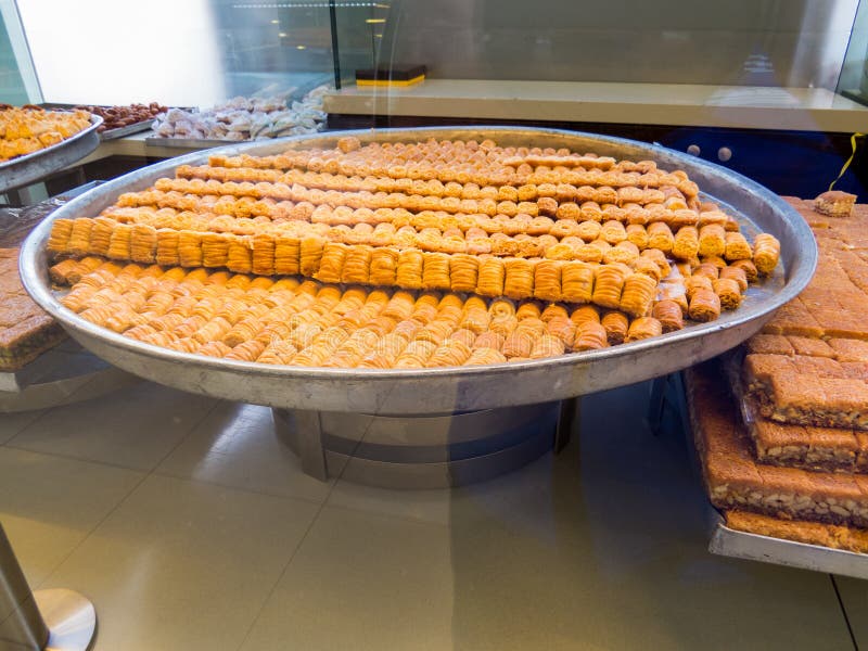 Dulces libaneses. imagen de archivo. Imagen de bocado - 12714589