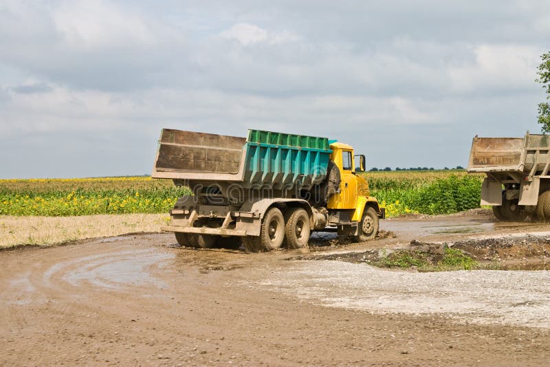 Dump-track stock image. Image of construction, dirt, dump - 4770977
