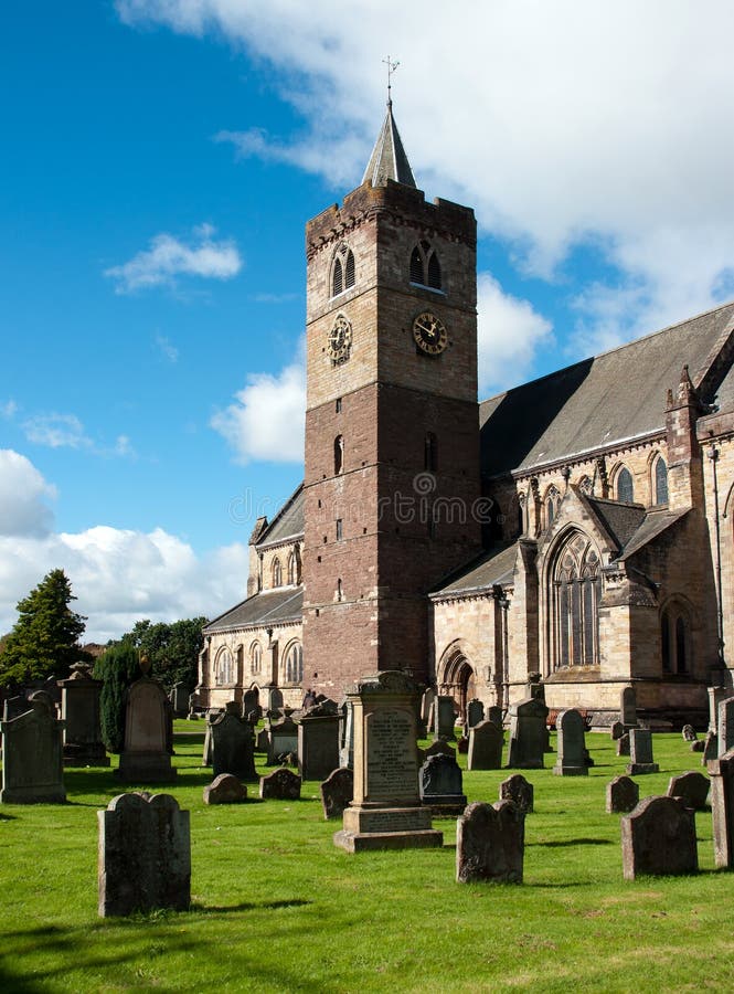 Cemetery at Dunblane Cathedral Stock Photo - Image of epitaph, turret ...