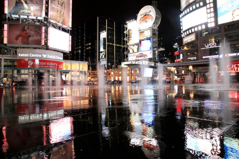 Dundas Square editorial stock photo. Image of centre - 23487598
