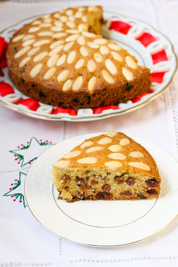 Dundee cake stock image. Image of fruit, scottish, celebration - 33429273