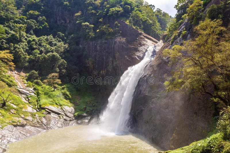 Dunhinda Waterfall in Sri Lanka Stock Photo - Image of waterfall, flow ...