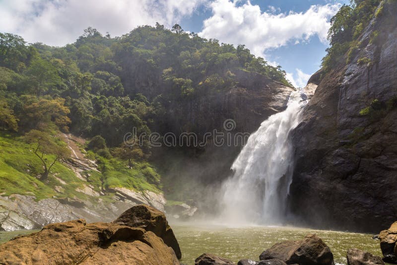 Dunhinda Waterfall in Sri Lanka Stock Photo - Image of ella, national ...