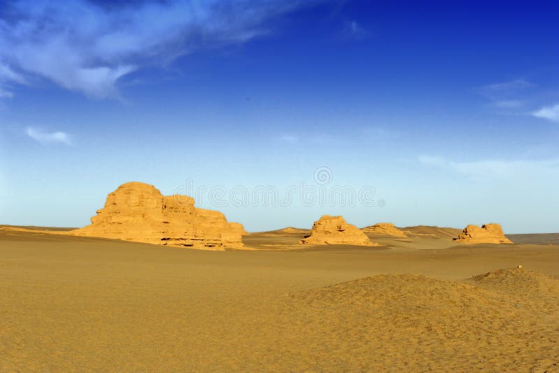 Krajobrazy Jardang W Pobliżu Chin Dunhuang Zdjęcie Stock - Obraz ...