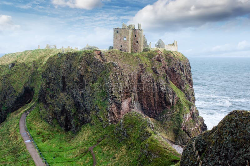 Dunnotar Castle, Stonehaven Stock Image - Image of blue, aberdeen: 21326721