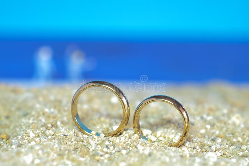 Duo Gold Wedding Ring On Sea Beach ,wedding Stock Photo - Image of ...