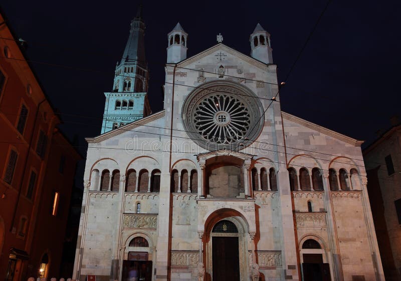Duomo Modena Alla Notte, Italia Immagine Stock - Immagine di emilia ...