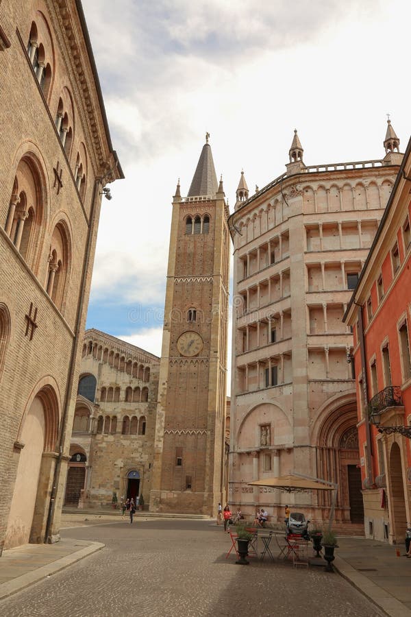Duomo of Parma editorial photography. Image of medieval - 75134322
