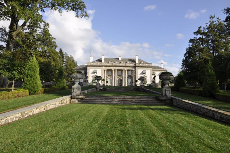 Mansion and gardens editorial stock photo. Image of exquisite - 2693638