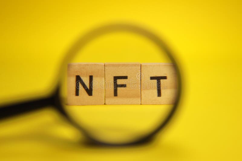 Durch Eine Lupe. NFS-Analyse Stockfoto - Bild von innovation, konzept ...