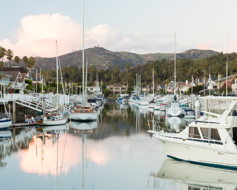 Dure Huizen En Boten Ventura Stock Afbeelding - Image of herenhuis ...