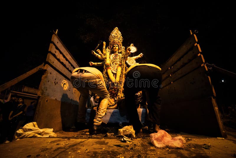 Goddess Durga by Truck for Immersion Editorial Stock Image - Image of ... Goddess Durga by Truck for Immersion Editorial Stock Image - Image of ...