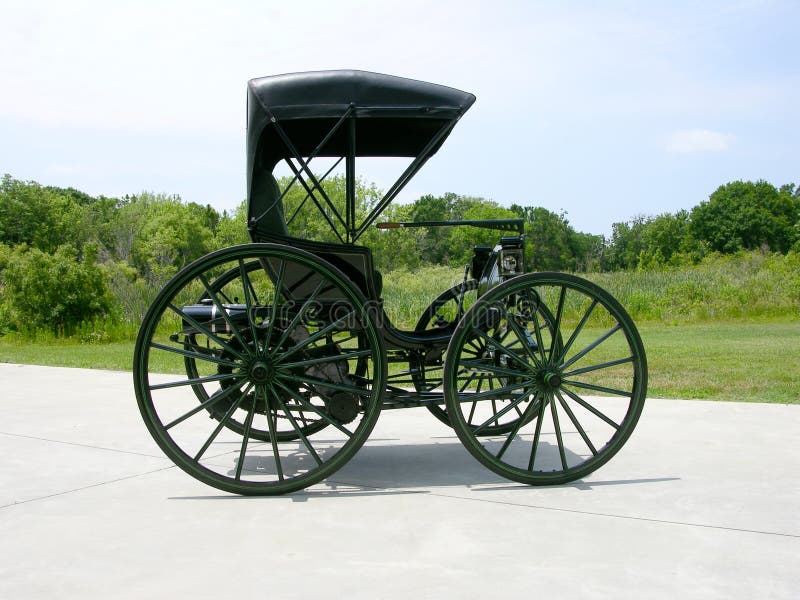 1893 Duryea Car Side View editorial photography. Image of cart - 329953847